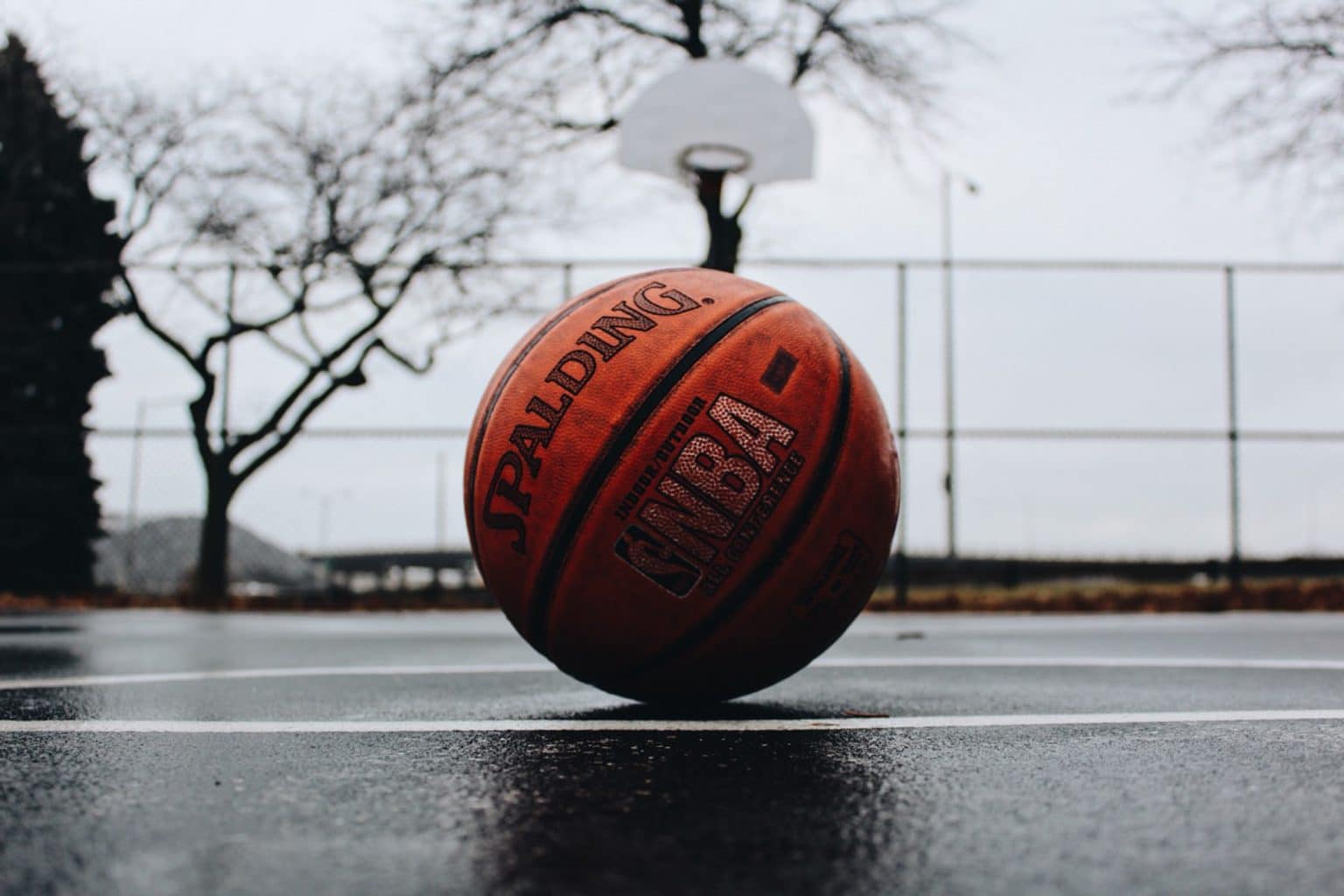 How To Play Center In Basketball [The Ultimate Guide] » TheHoop.Blog